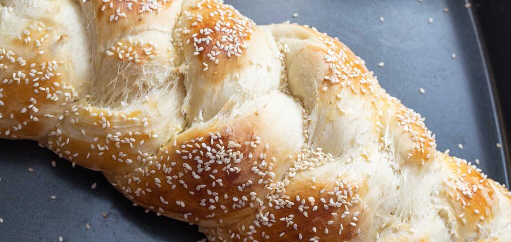 When to Use a Challah Cover: Do's and Don'ts of Jewish Baking - Netalimay